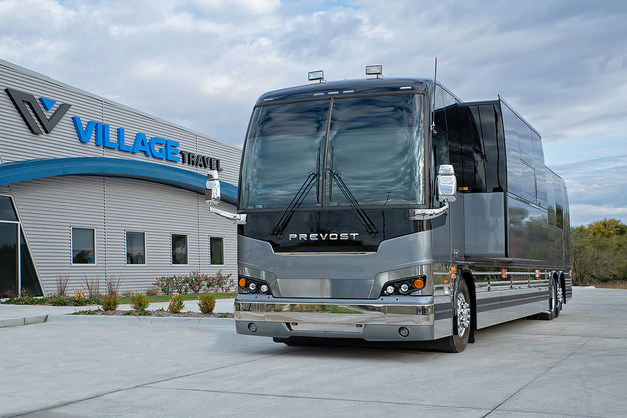 Entertainer Coach Rental & Tour Trucking Packages