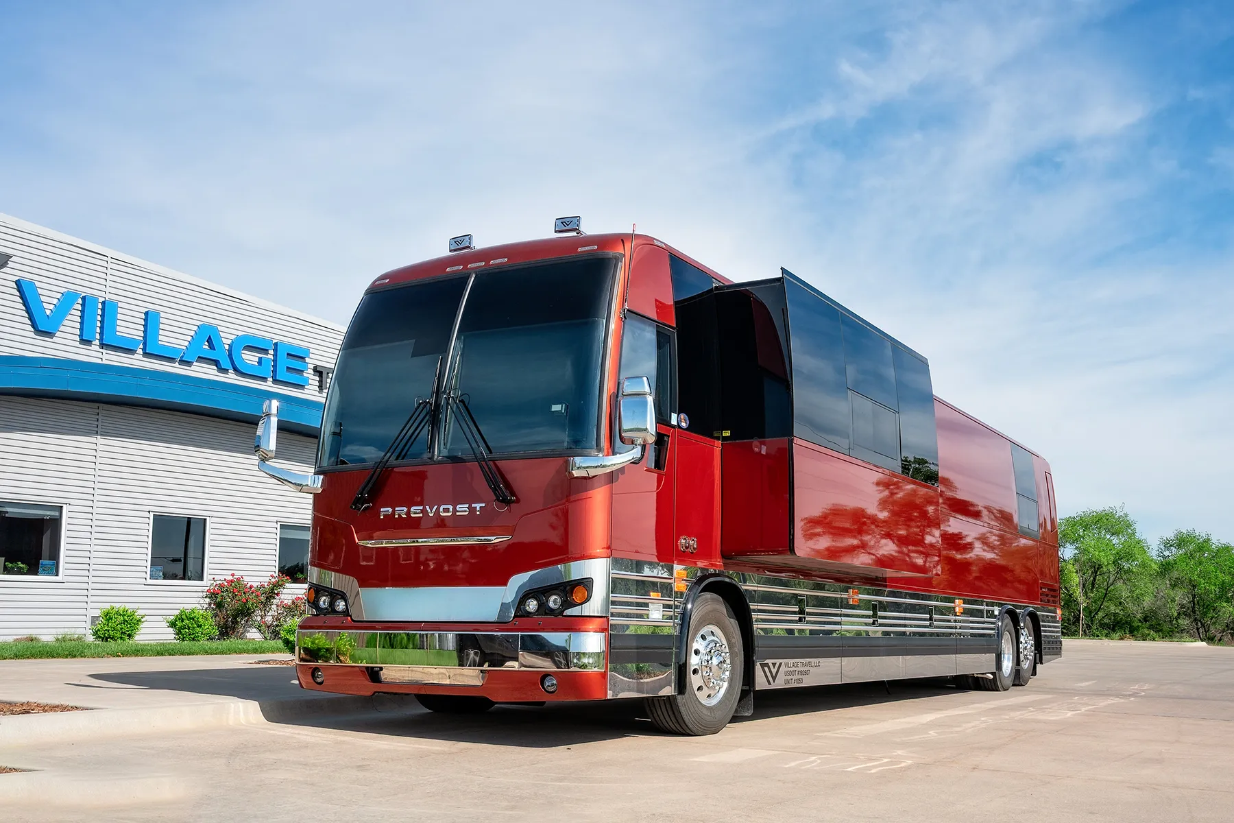 Cowboy Entertainer Coach For Lease | 12 Bunk Tour Bus